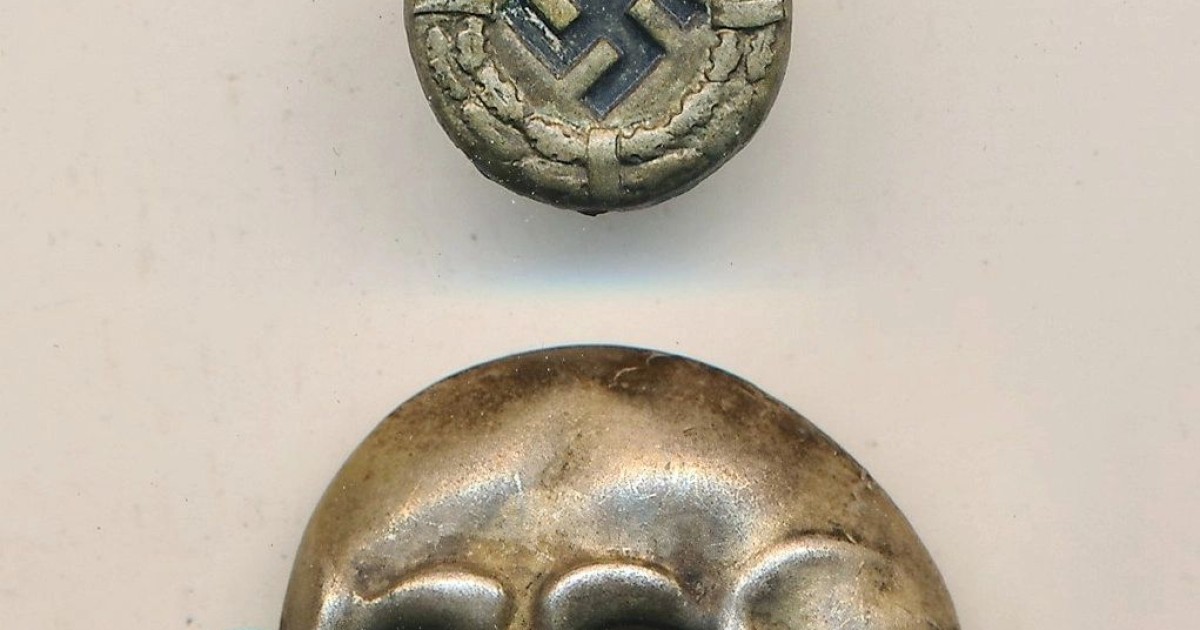 SOLD - 1st Pattern SS Visor Cap Insignia Set