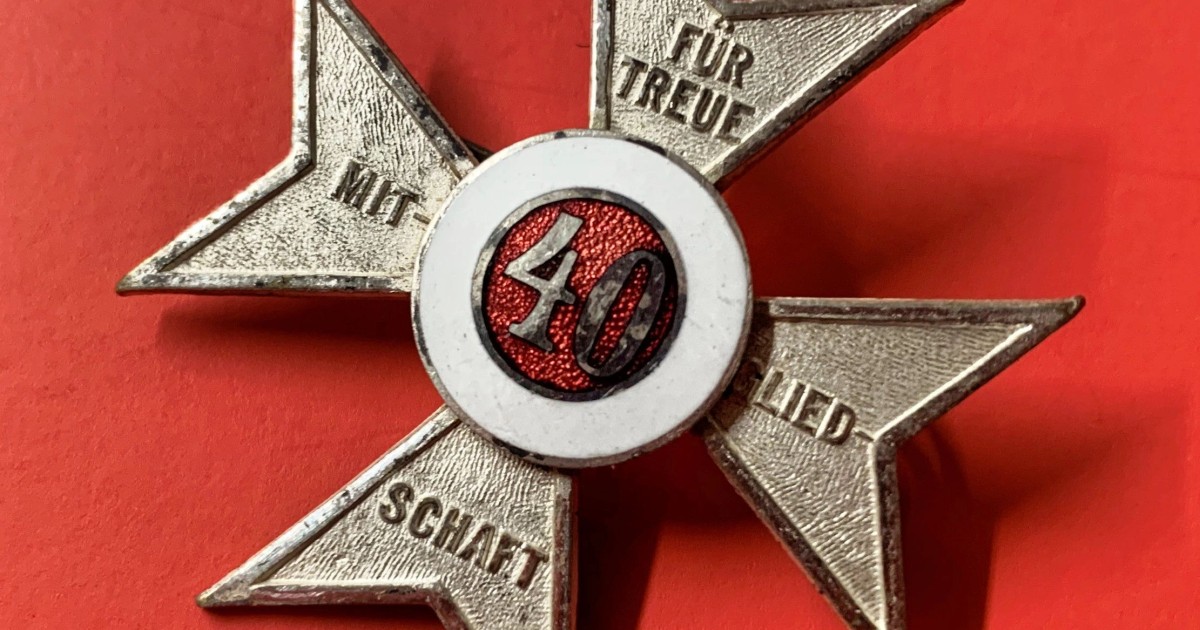 SOLD - 40 Year Membership Pin