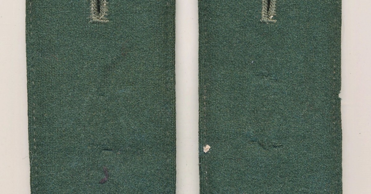 SOLD - First Pattern Heer Enlisted Ranks Shoulder Straps