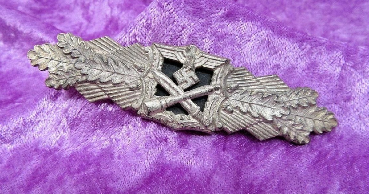 SOLD - Heer/Waffen-SS Close Combat Clasp in silver by JFS