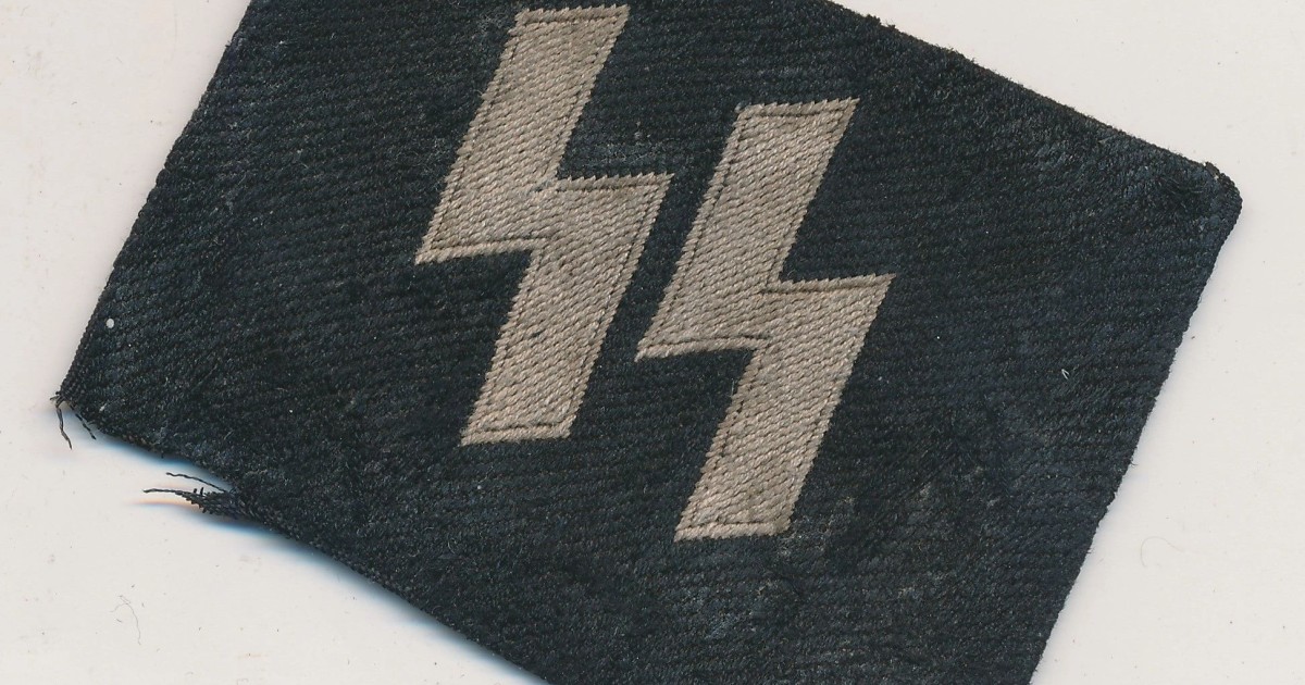 SOLD - SS Runes Collar Tab in BeVo